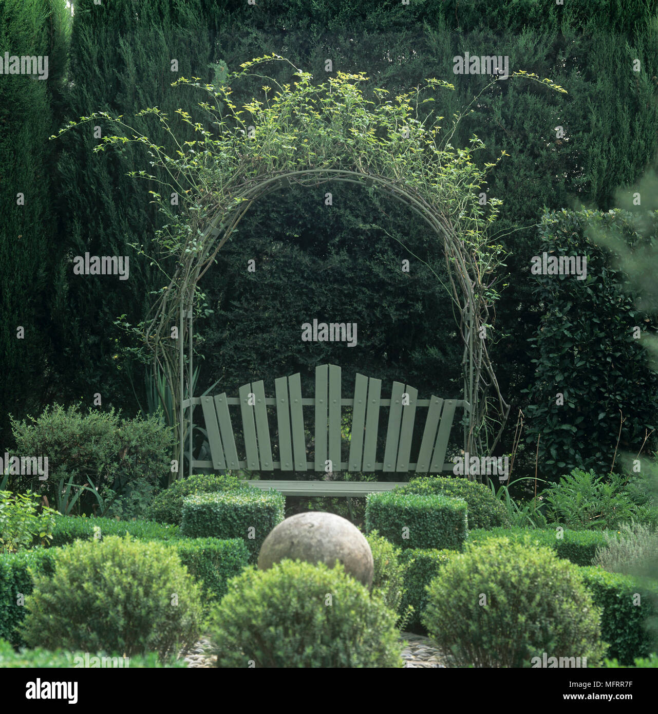 Vine covered pergola hi-res stock photography and images - Alamy