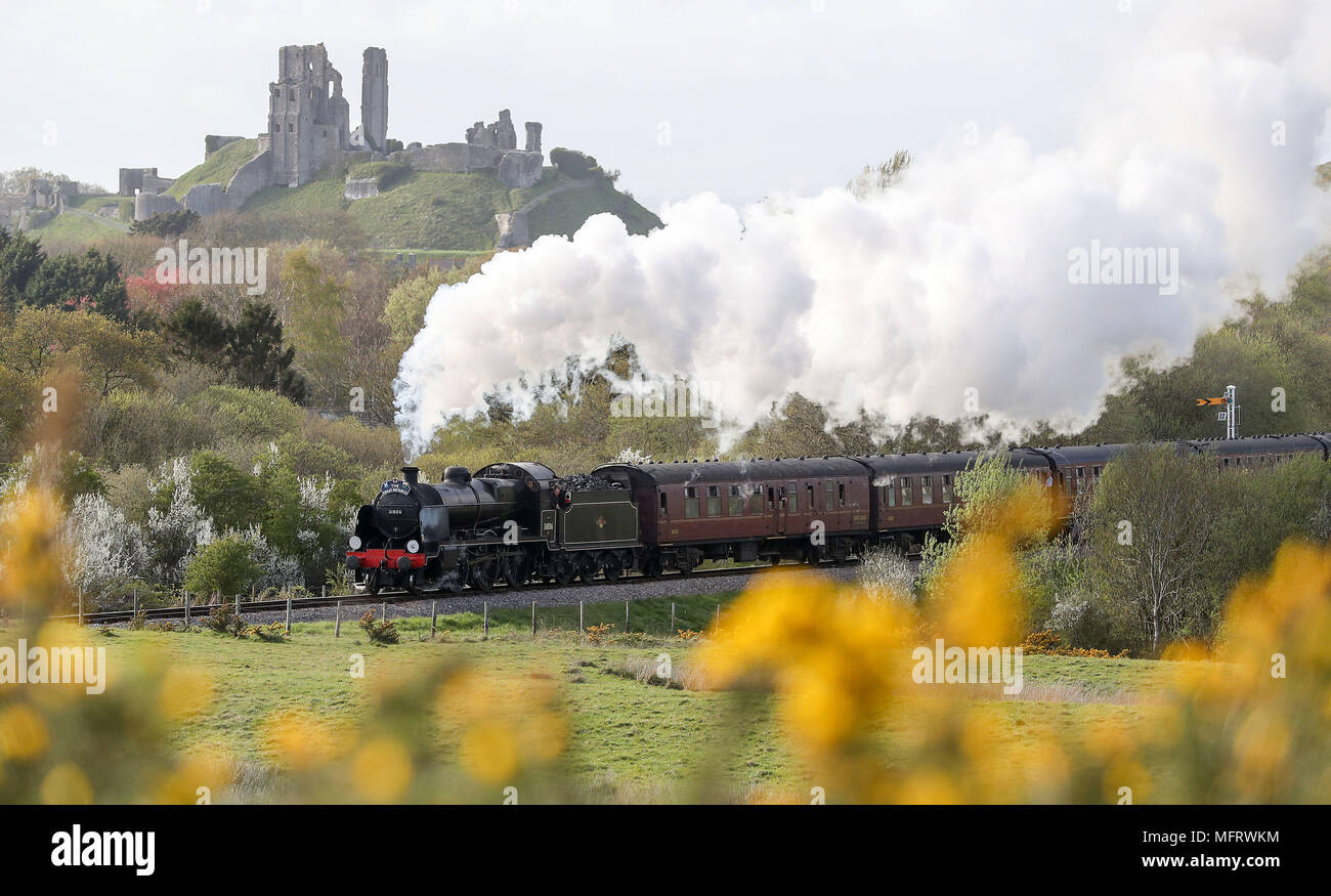 A 1920s Southern Railway 'U' class steam locomotive No. 31806, known as ...