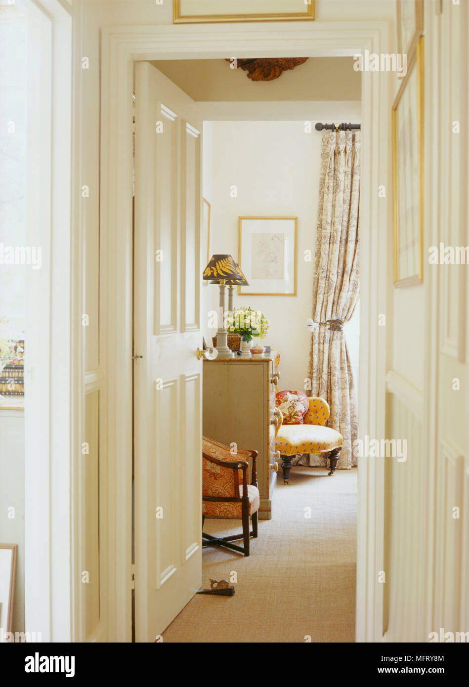 View through doorway to bedroom hi-res stock photography and images - Alamy