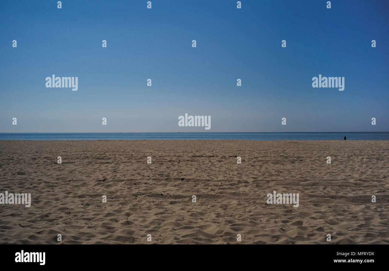 Empty and desolate hi-res stock photography and images - Alamy