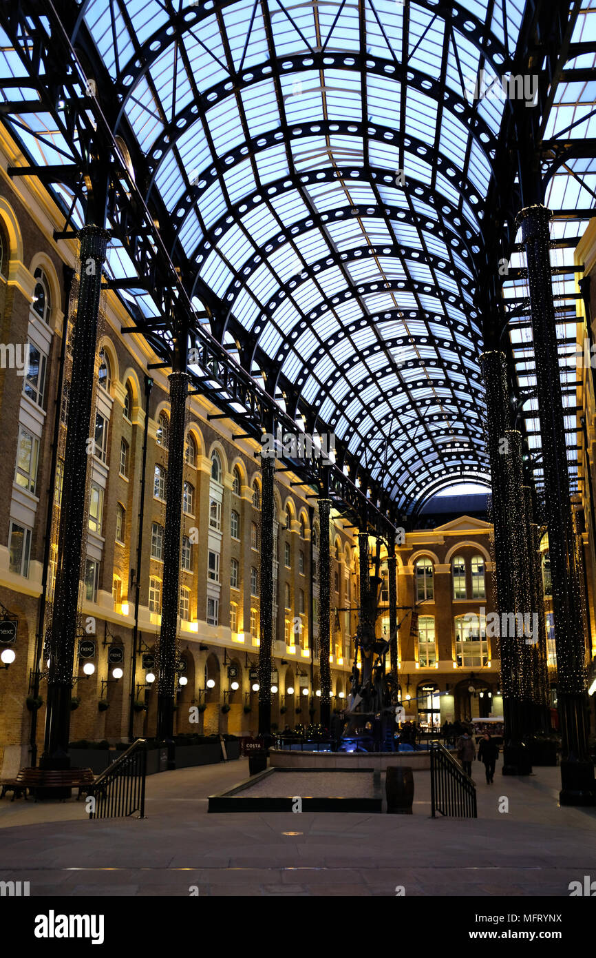 Victorian architecture in london hi-res stock photography and images ...