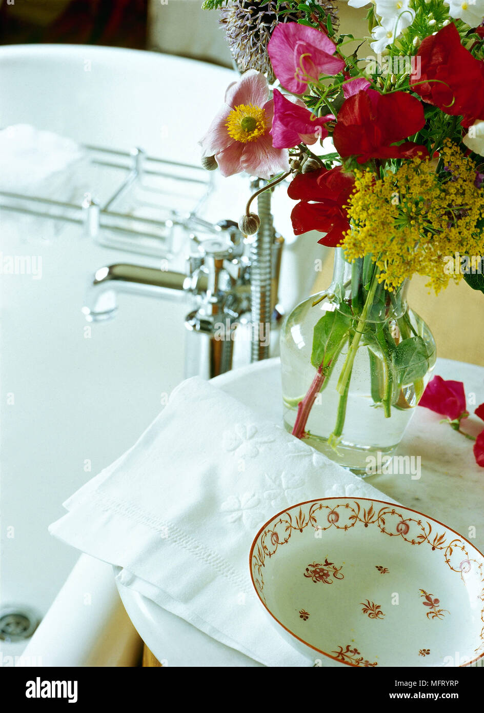 Traditional bath flower arrangement interiors detail country baths ...