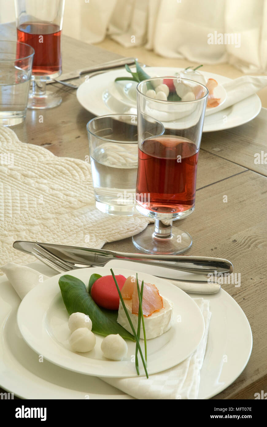 Food on plate hi-res stock photography and images - Alamy