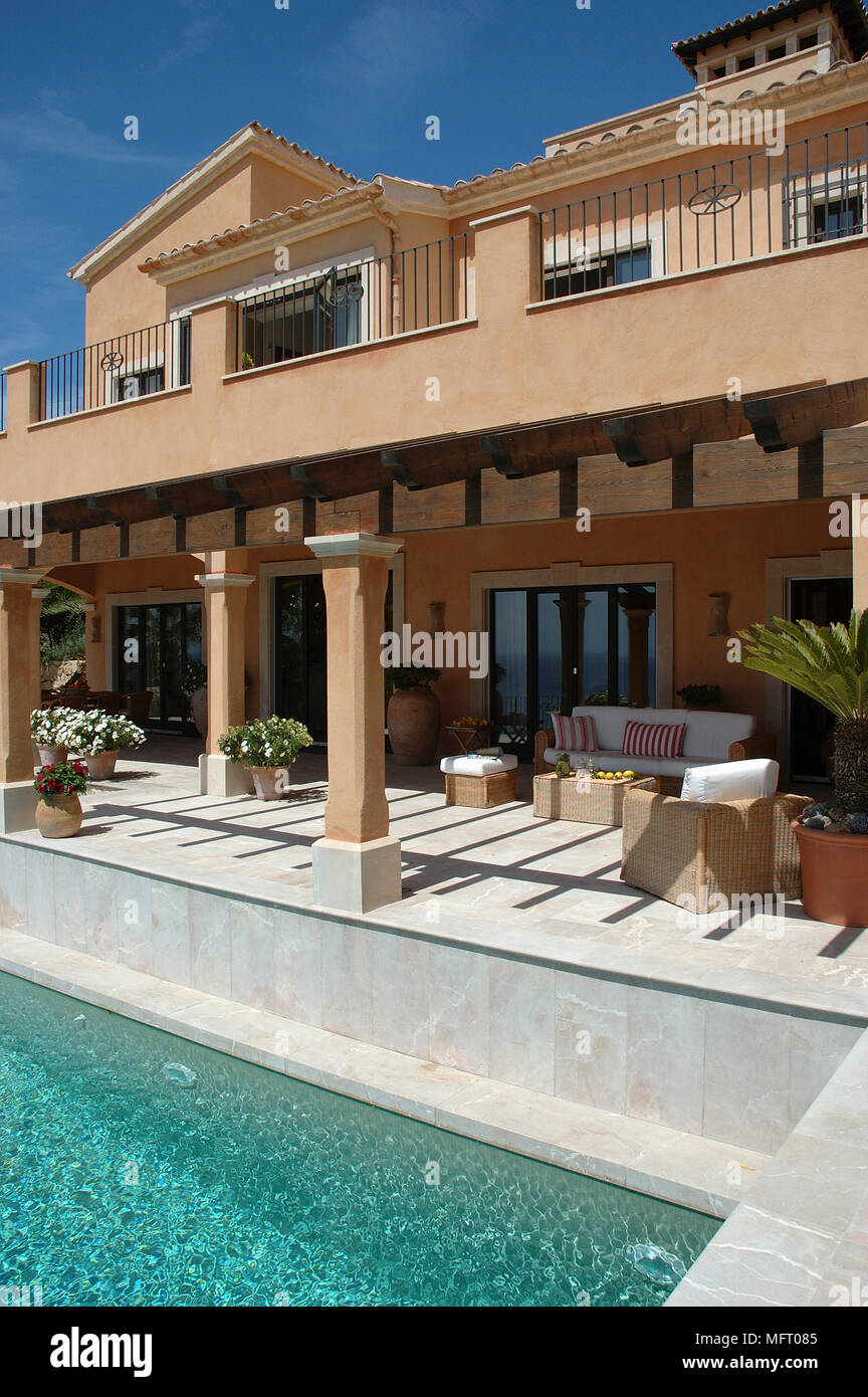 Mediterranean villa swimming pool hi-res stock photography and images ...