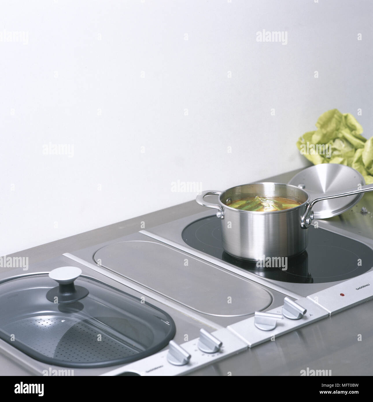 Modern, kitchen, detail, steel hob, cooker Stock Photo - Alamy