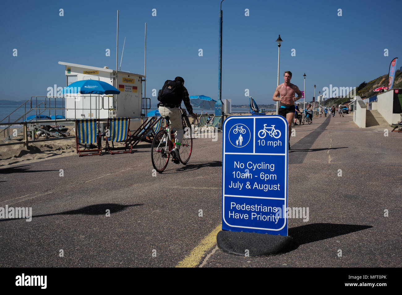 No cycling sign on footpath hi-res stock photography and images - Alamy