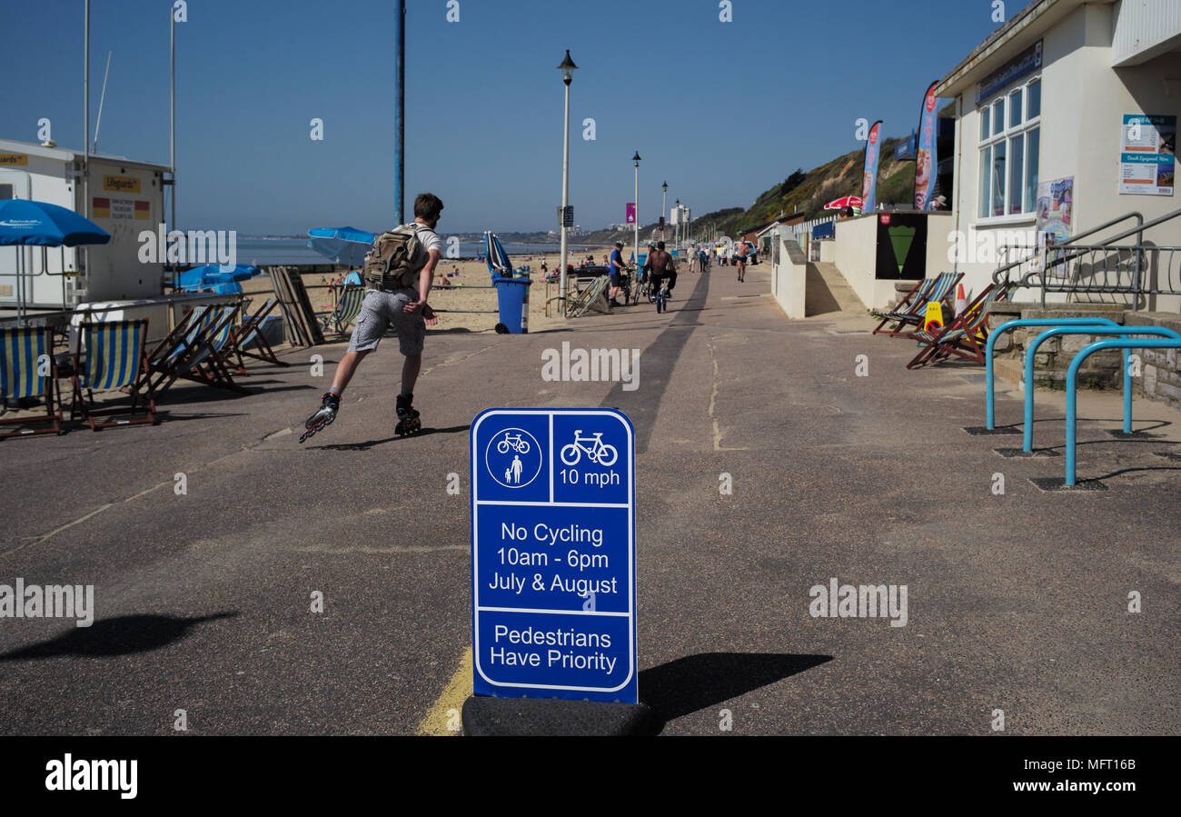 Pedestrian right of way hi-res stock photography and images - Alamy