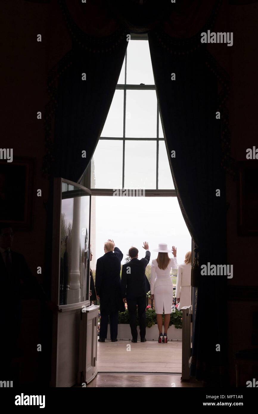 Standing on truman balcony hi-res stock photography and images - Alamy