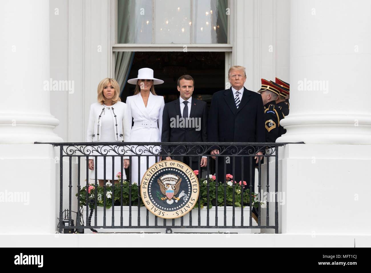 White house truman balcony hi-res stock photography and images - Alamy