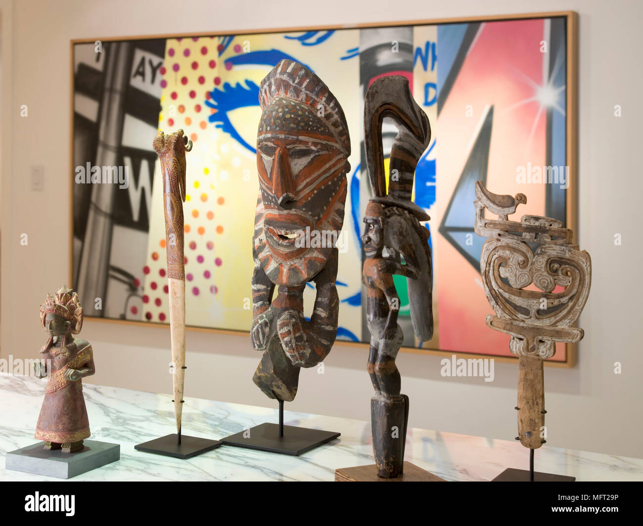 African masks and sculptures hi-res stock photography and images - Alamy
