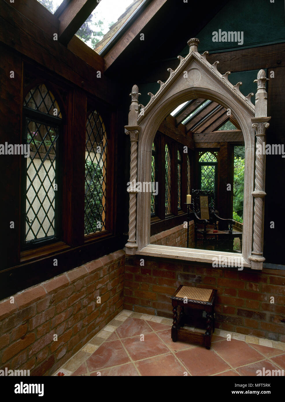 Leaded light windows hi-res stock photography and images - Alamy