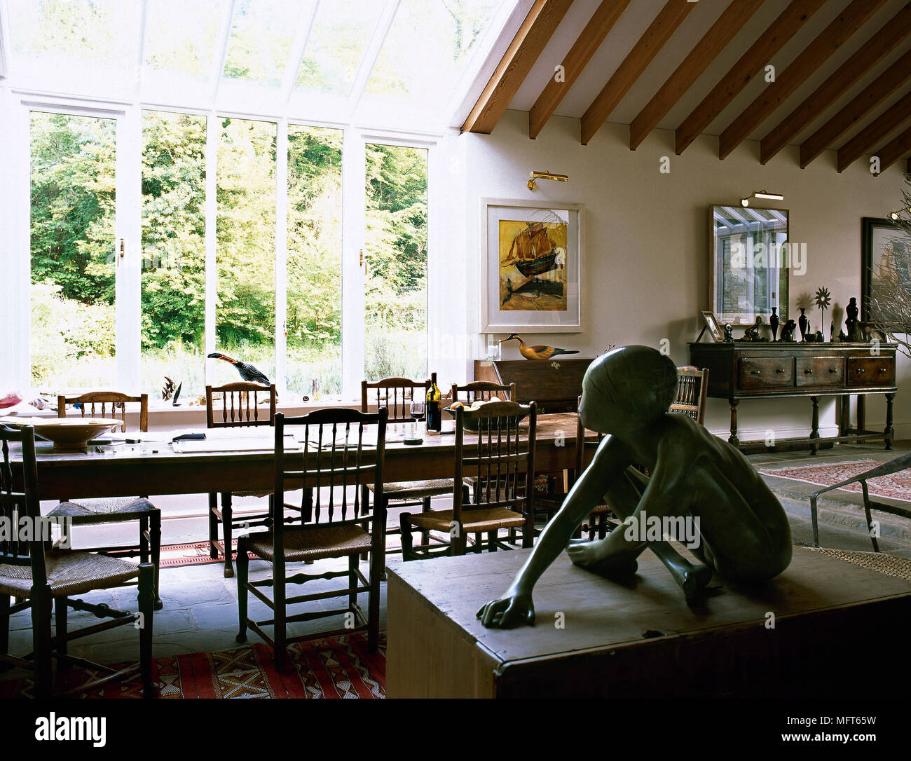 Dining table in conservatory hi-res stock photography and images - Alamy