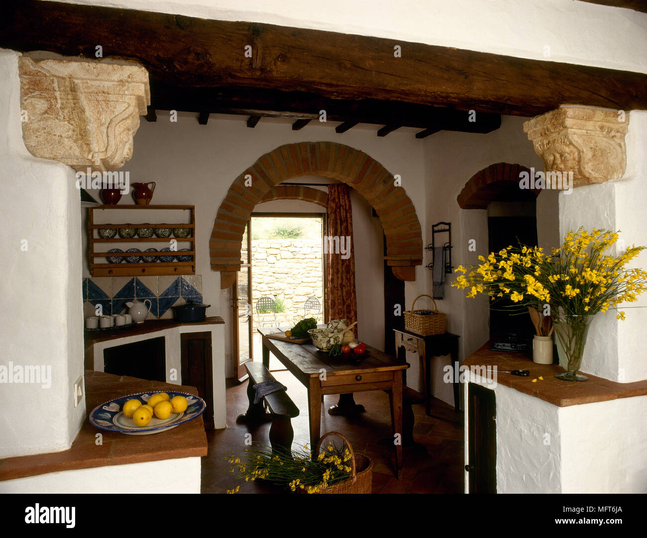 Corbel table hi-res stock photography and images - Alamy