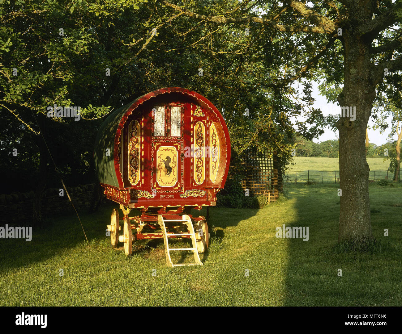Gypsy caravan hi-res stock photography and images - Alamy