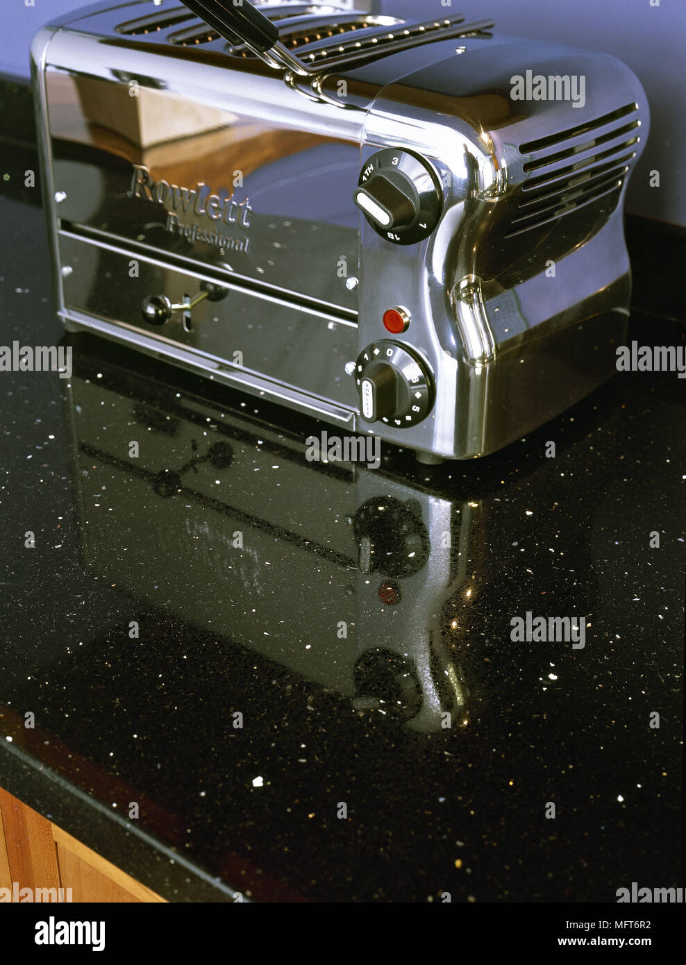 Chrome toaster hi-res stock photography and images - Alamy