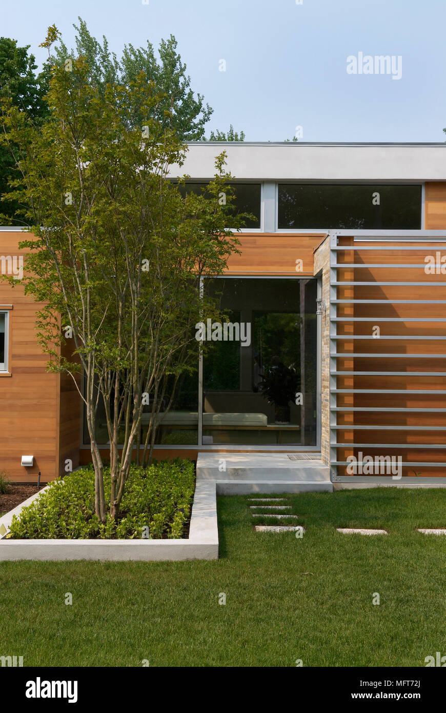 Single storey house hi-res stock photography and images - Alamy