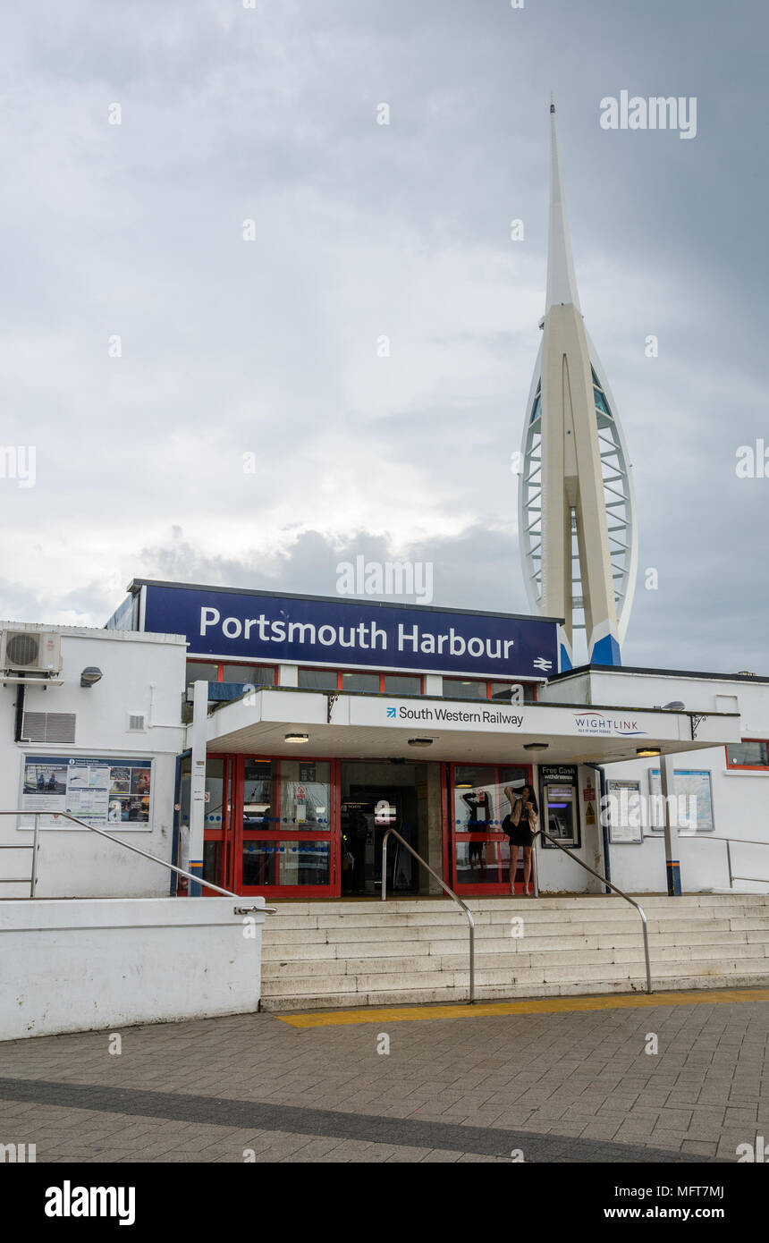 Portsmouth harbour railway station hi-res stock photography and images ...