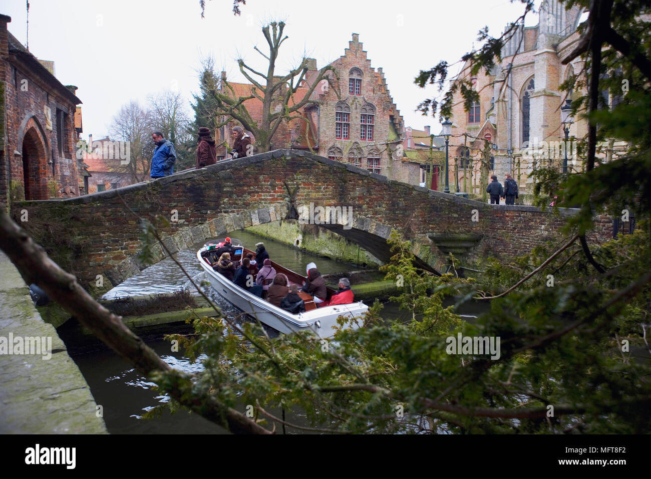 Medieval bridge over canal belgium hi-res stock photography and images ...