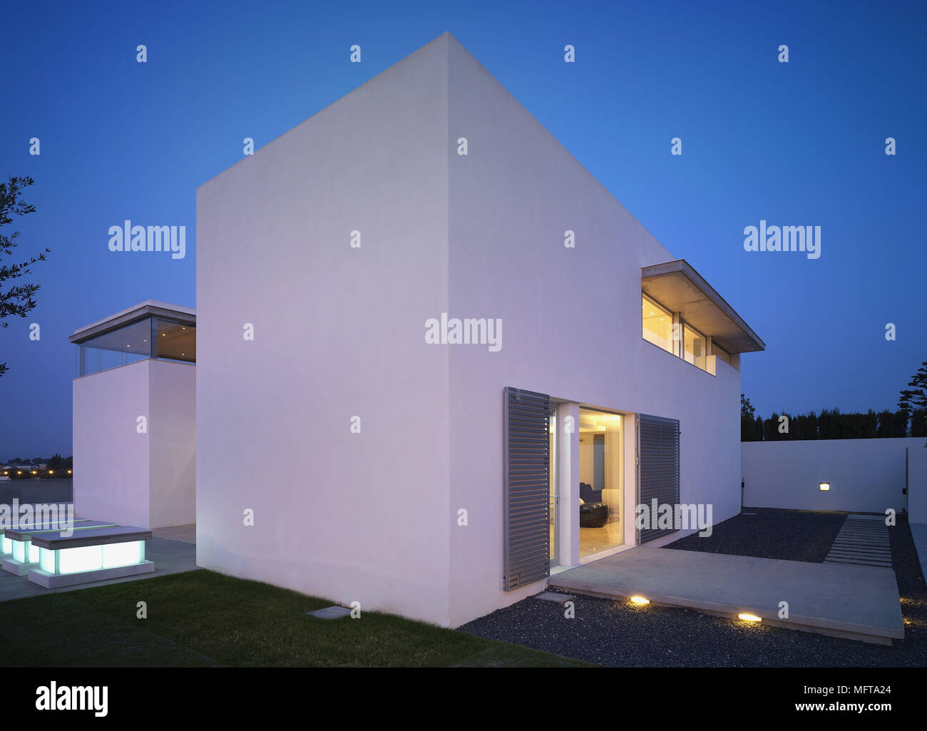 Enclosed terrace hi-res stock photography and images - Alamy