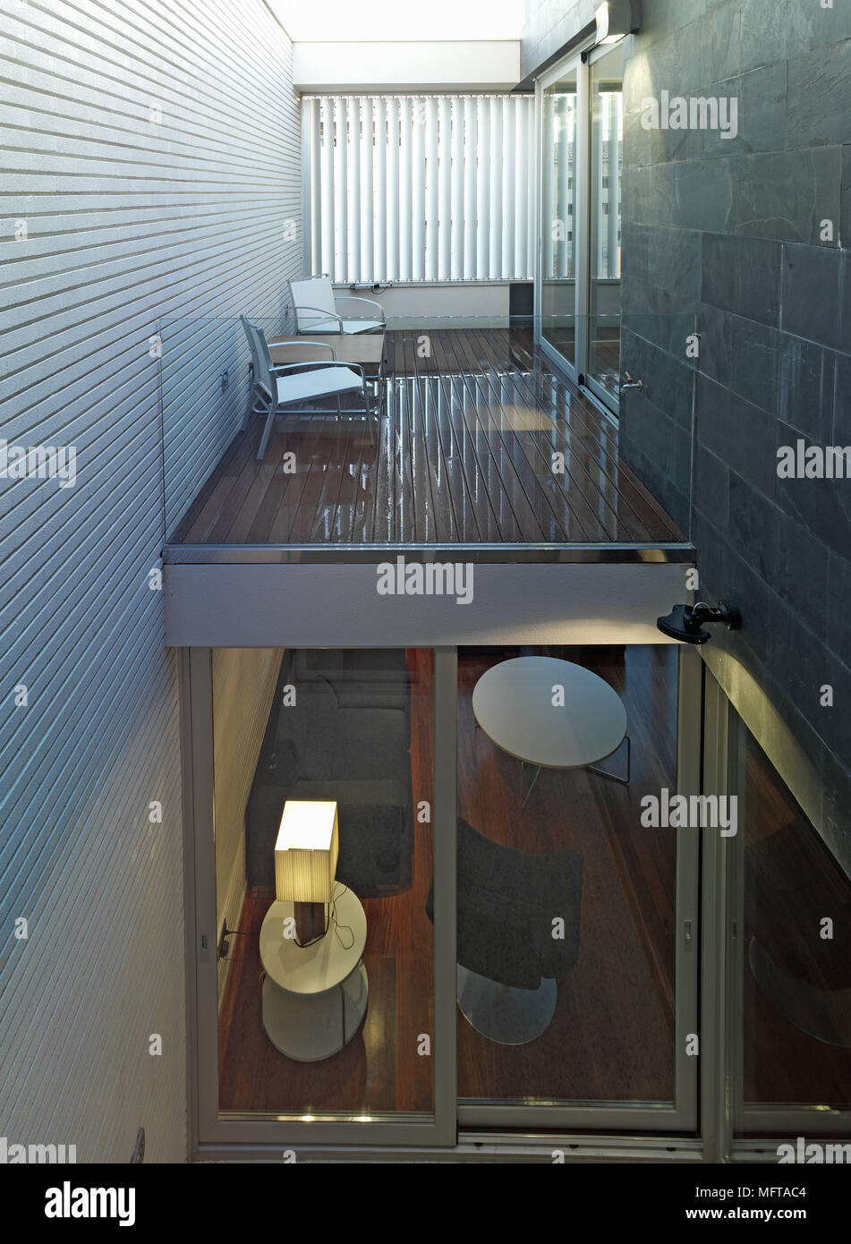 Split level house hi-res stock photography and images - Alamy