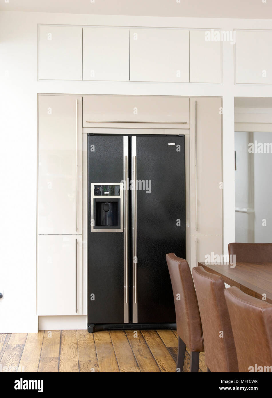 Integral fridge in modern kitchen Stock Photo - Alamy