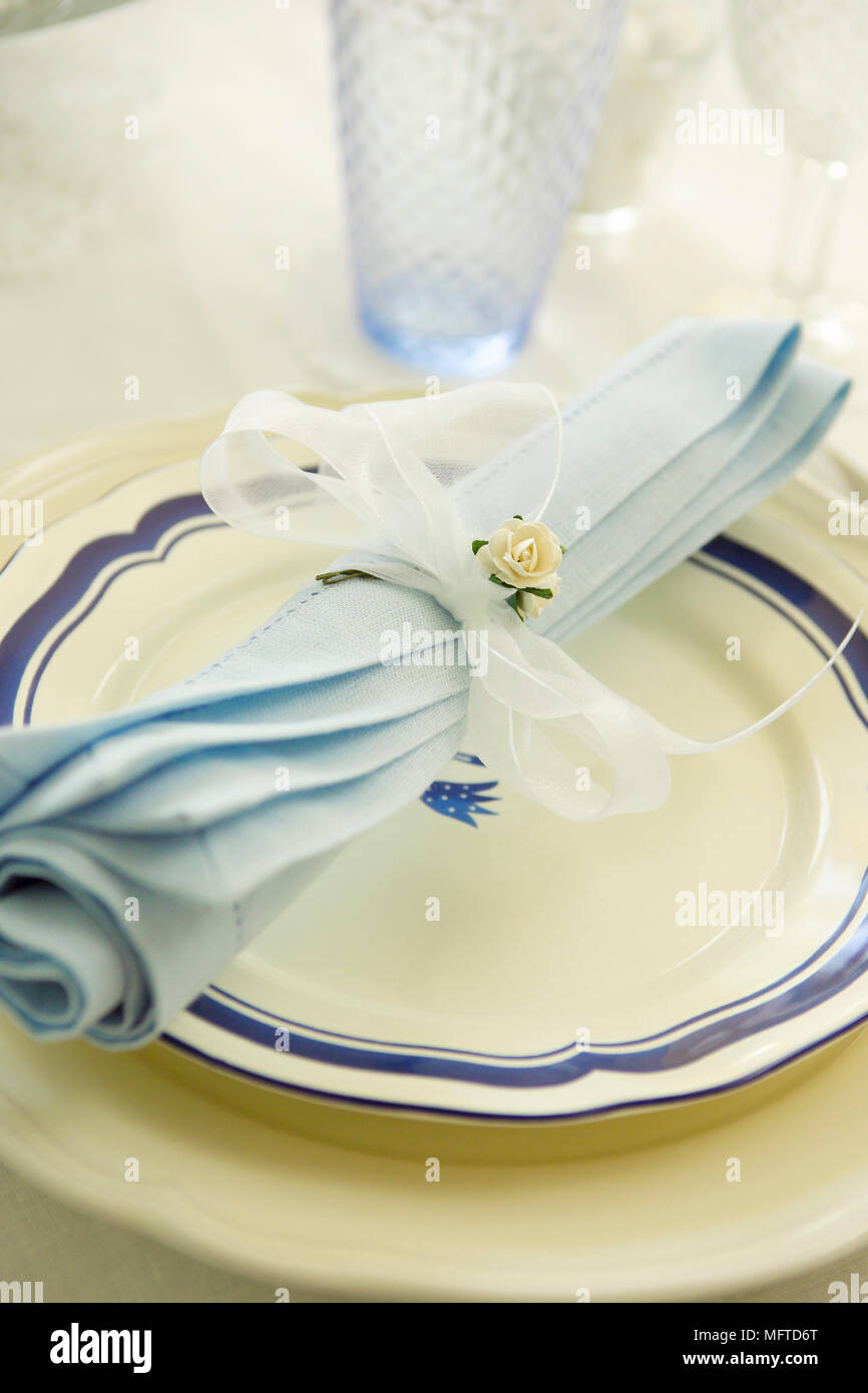 Ribbon shades hi-res stock photography and images - Alamy
