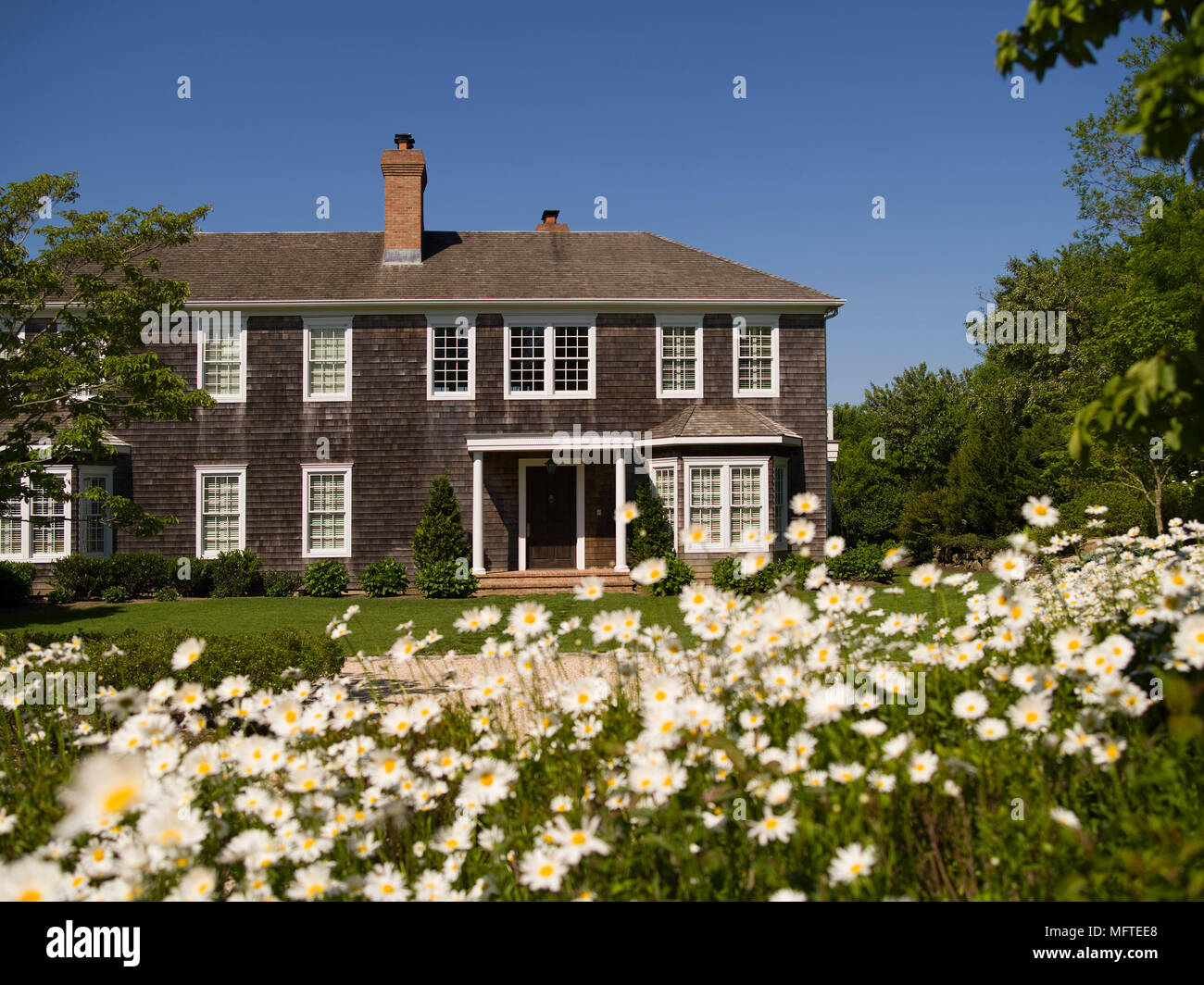Traditional style house hi-res stock photography and images - Alamy