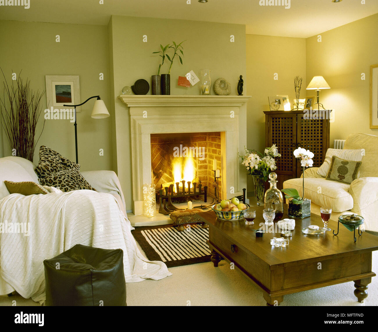 Sitting by open fire hi-res stock photography and images - Alamy