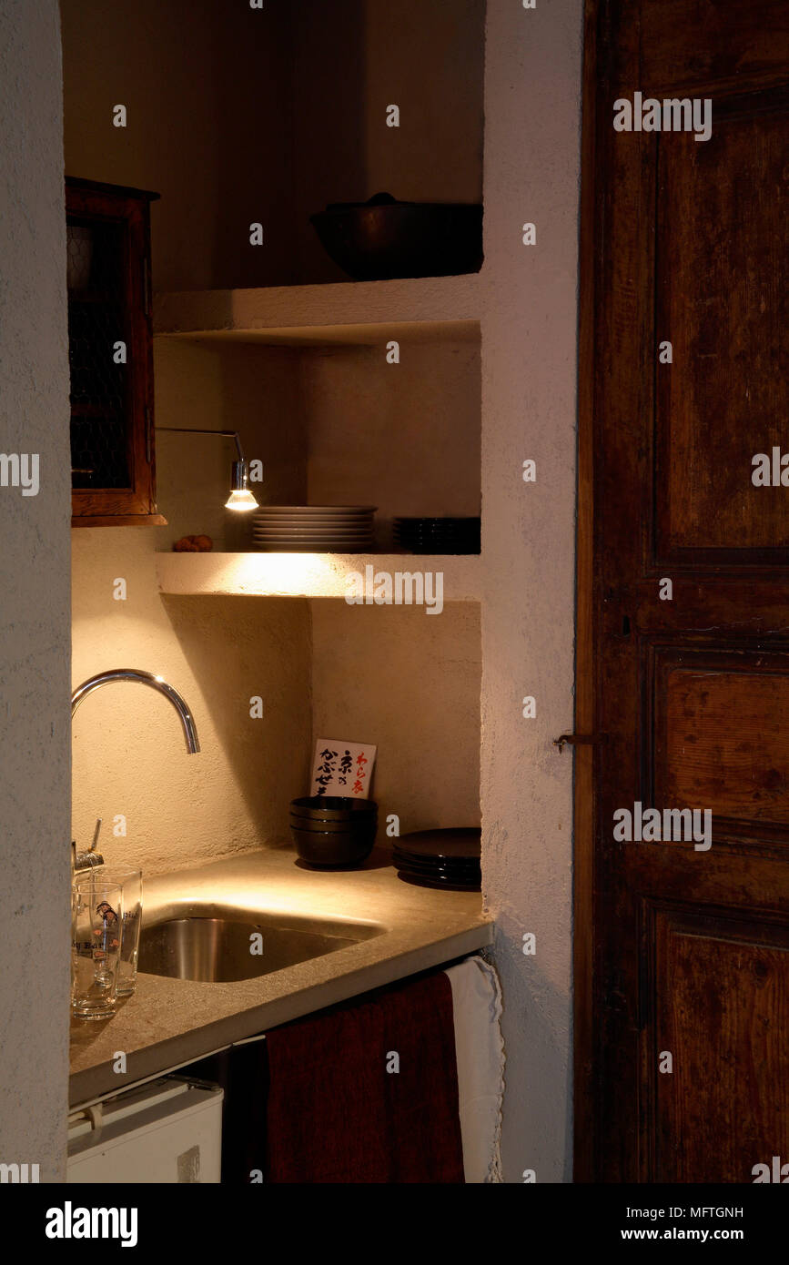 Dimly lit kitchen hi-res stock photography and images - Alamy Dimly lit kitchen hi-res stock photography and images - Alamy
