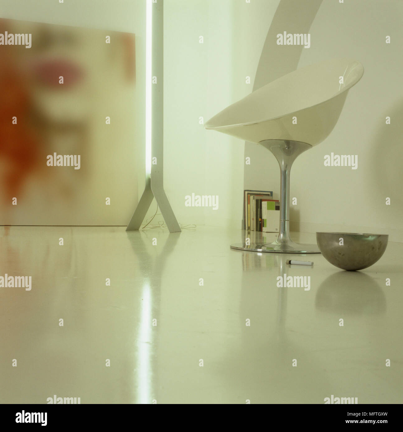 Sparsely furnished room hi-res stock photography and images - Alamy