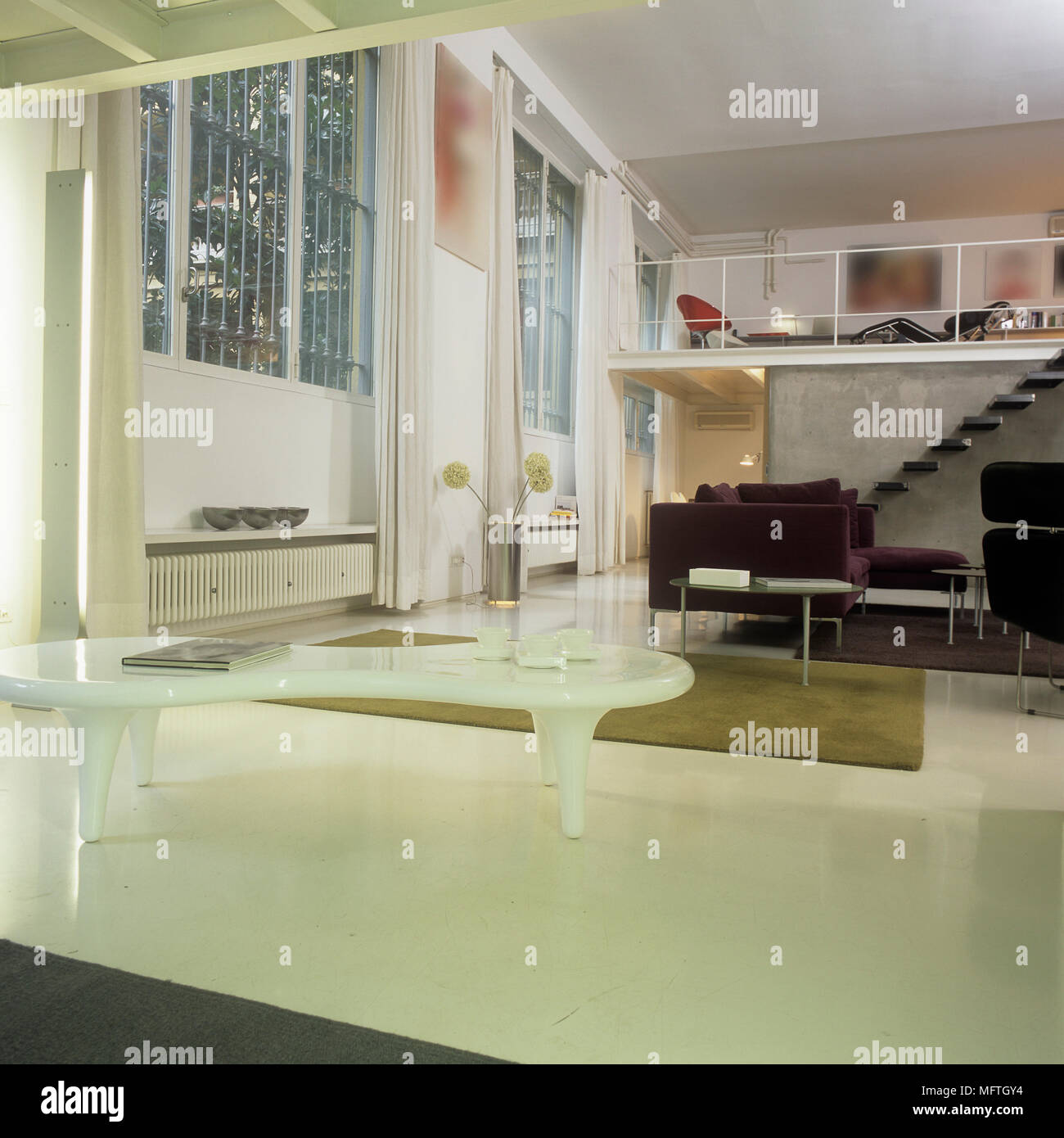 Upper floor gallery hi-res stock photography and images - Alamy