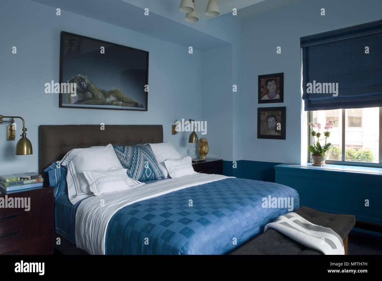 Roman style bed hi-res stock photography and images - Alamy