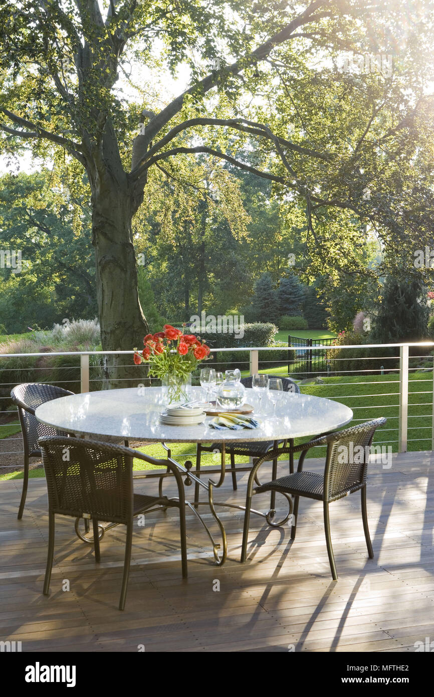 Overlooking gardens hi-res stock photography and images - Alamy