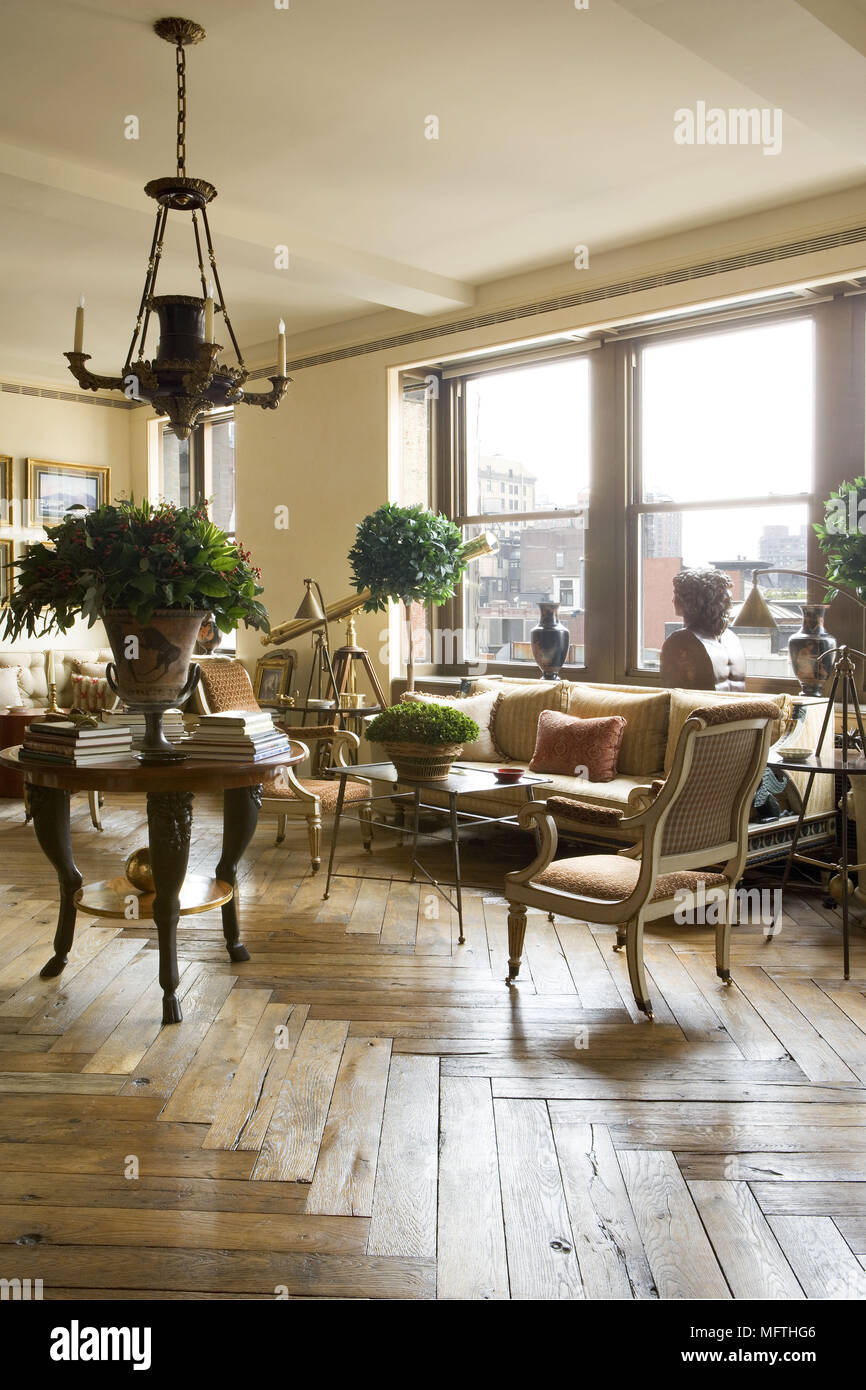 Upholstered seating in spacious traditional style sitting room Stock ...
