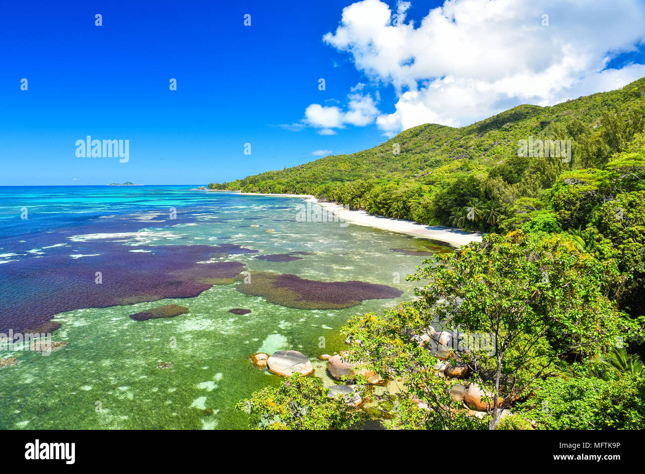 The coast of praslin hi-res stock photography and images - Alamy