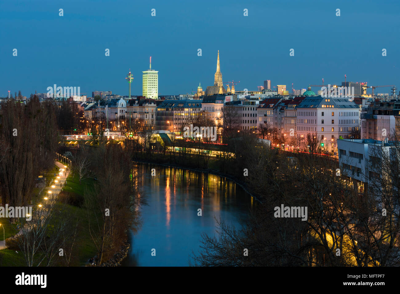 Wien, Vienna: river Donaukanal (Danube channel), view to old town with ...