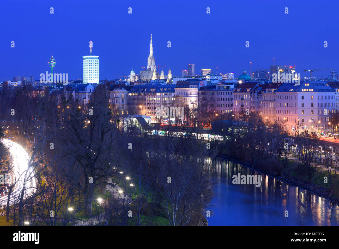 Wien, Vienna: river Donaukanal (Danube channel), view to old town with ...