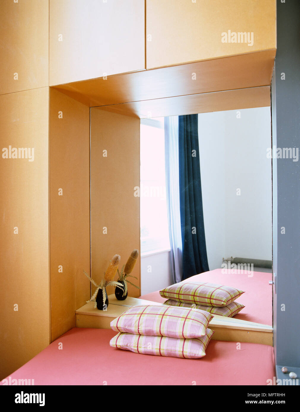 Recessed bed hi-res stock photography and images - Alamy