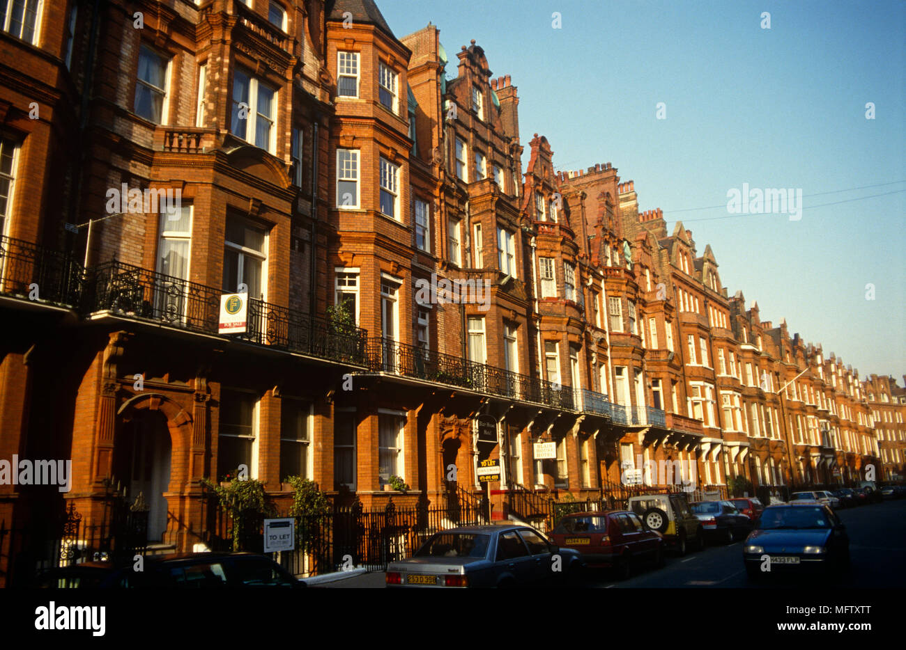 Red brick Victorian town houses Stock Photo - Alamy