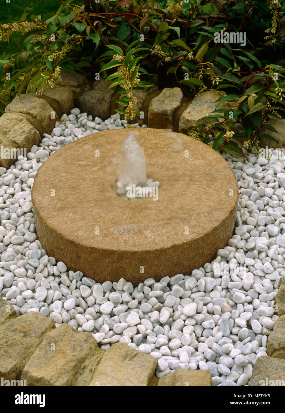 Round water feature hi-res stock photography and images - Alamy