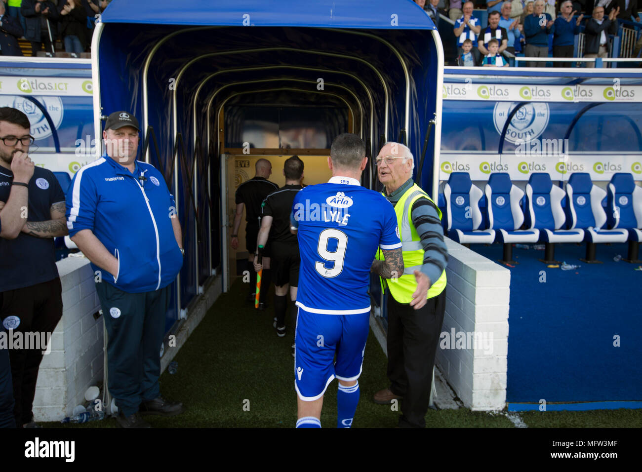 Derek lyle hi-res stock photography and images - Alamy