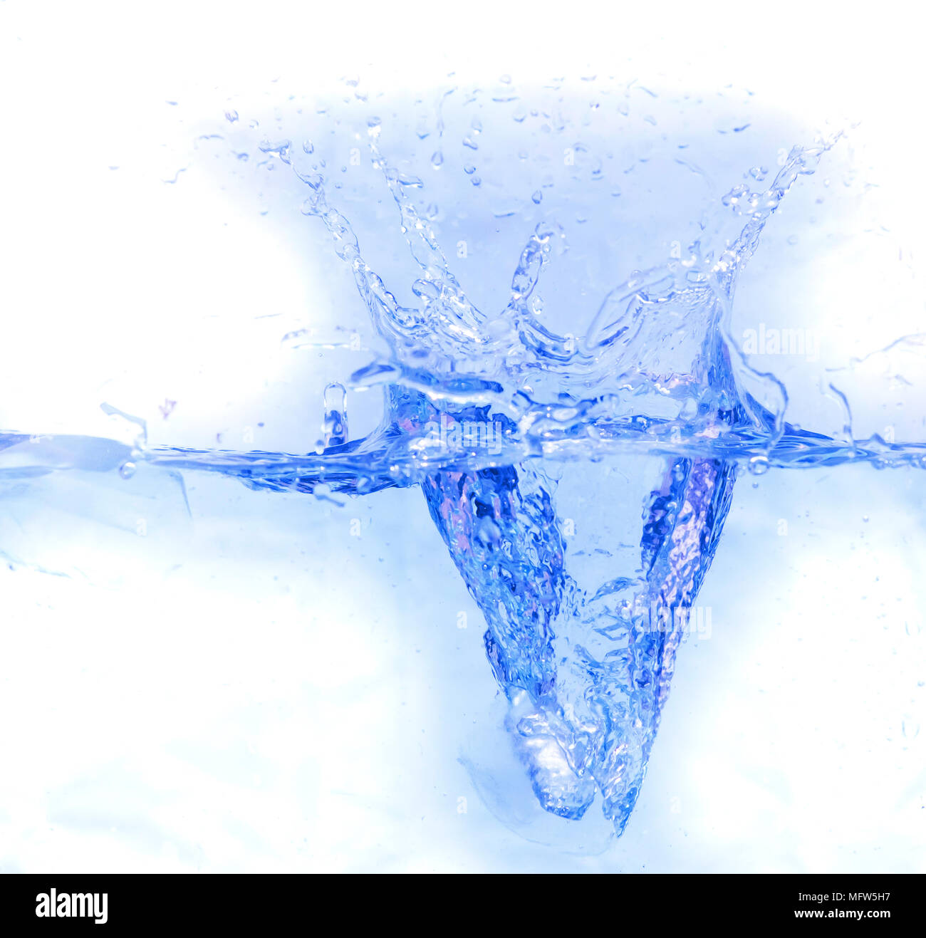 Splash water hi-res stock photography and images - Alamy