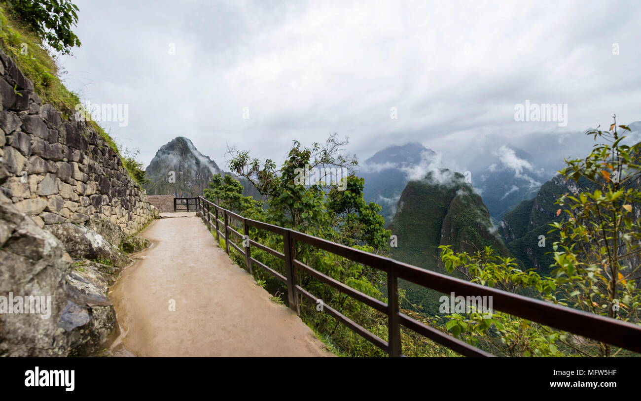Path to the Machu Picchu Inca citadel in Peru Stock Photo - Alamy