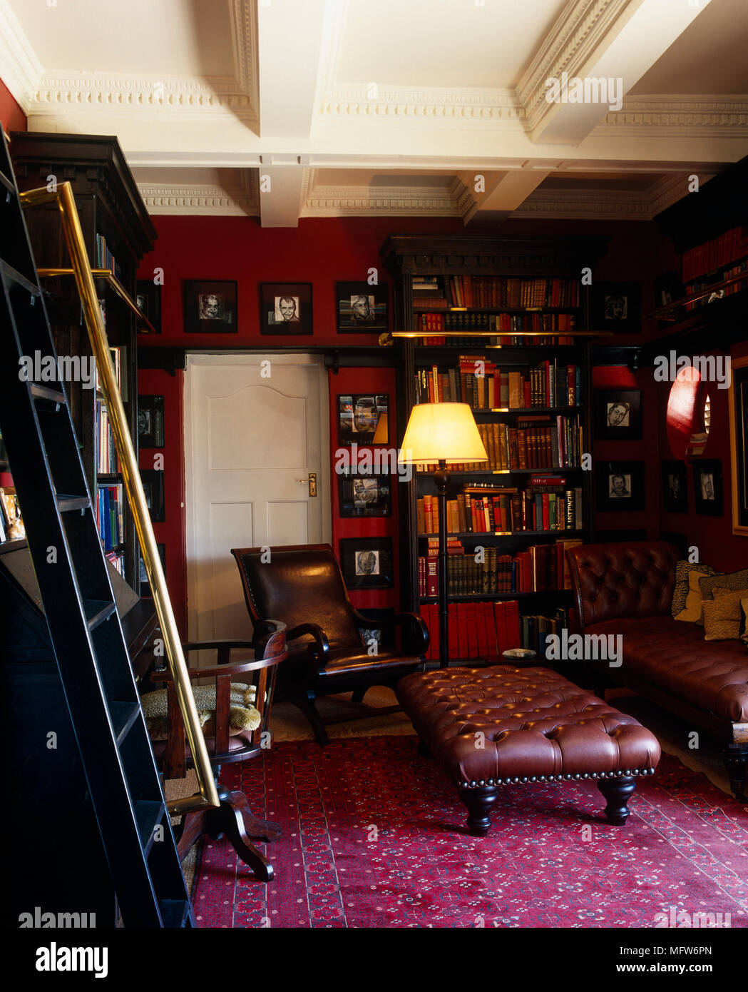 Leather armchair library hi-res stock photography and images - Alamy