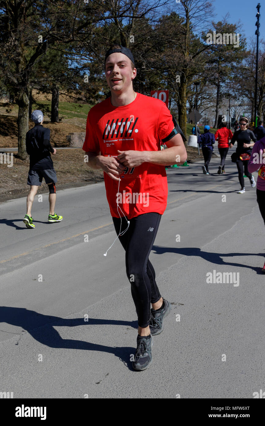 Devon Wilson competing in the 2018 Scotiabank Montreal Half Marathon ...