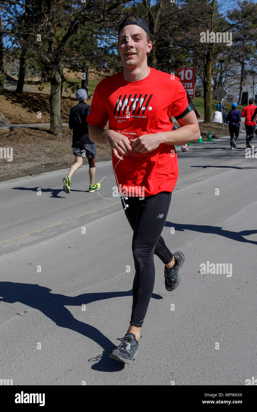 Devon Wilson competing in the 2018 Scotiabank Montreal Half Marathon ...