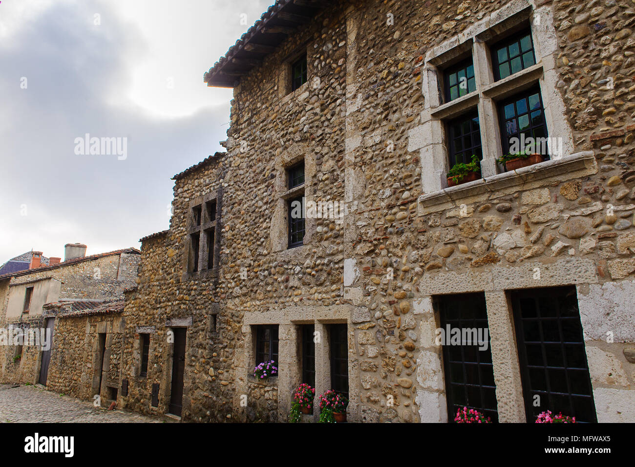 Village outside of lyon france hi-res stock photography and images - Alamy
