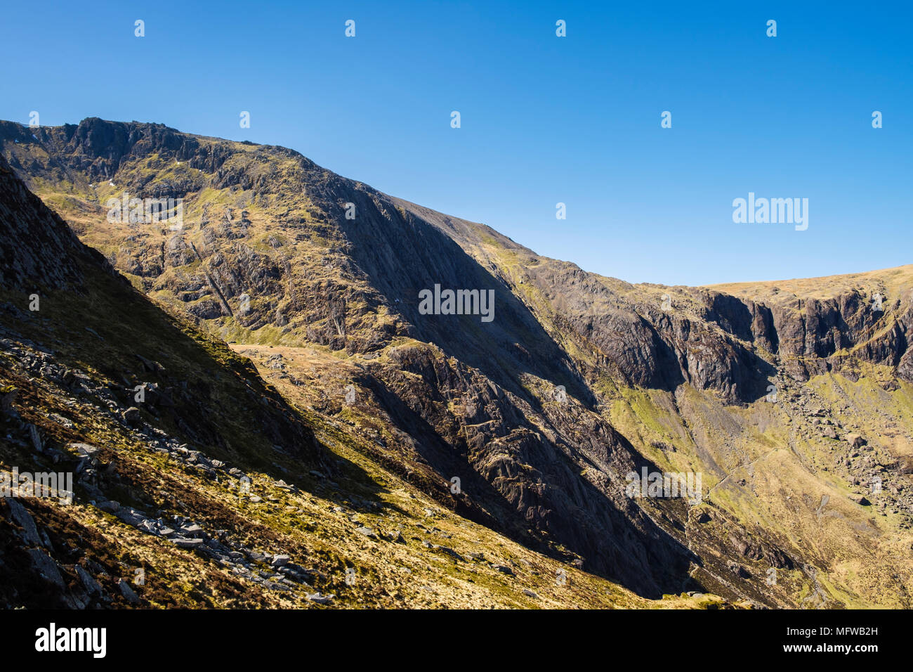 Seniors Ridge above Cwm Idwal leading to Glyder Fawr in Snowdonia ...