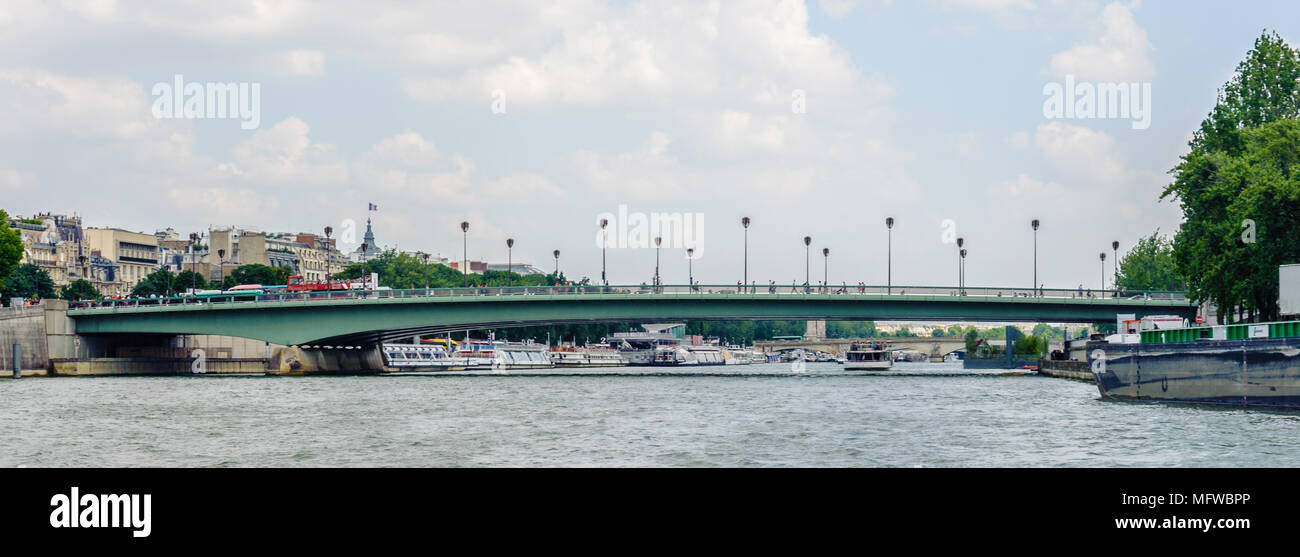 Bridge over the river Seine Stock Photo - Alamy