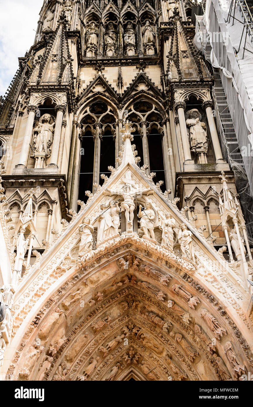 Cathedral of Notre-Dame of Rheims, Champagne-Ardenne, France Stock ...